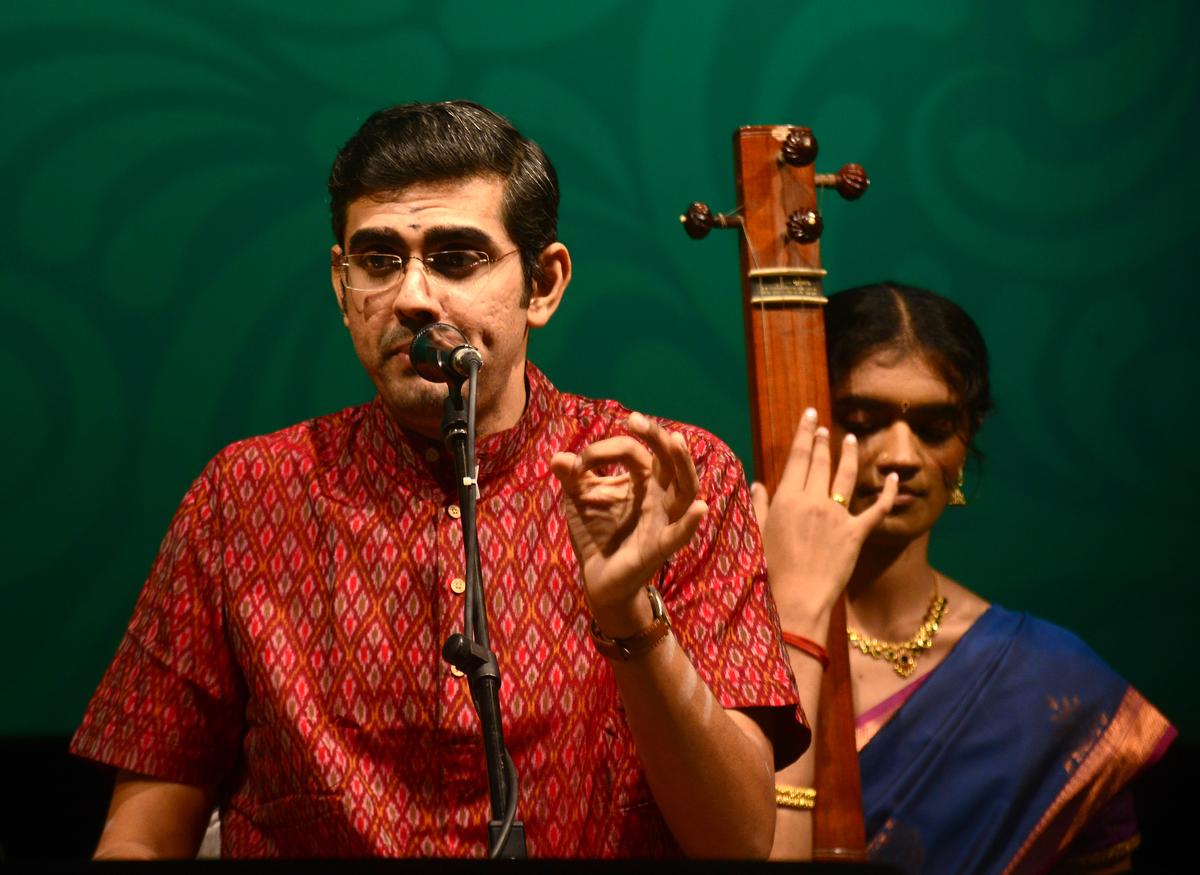Sikkil Gurucharan’s concert picked up pace after a rough start - The Hindu